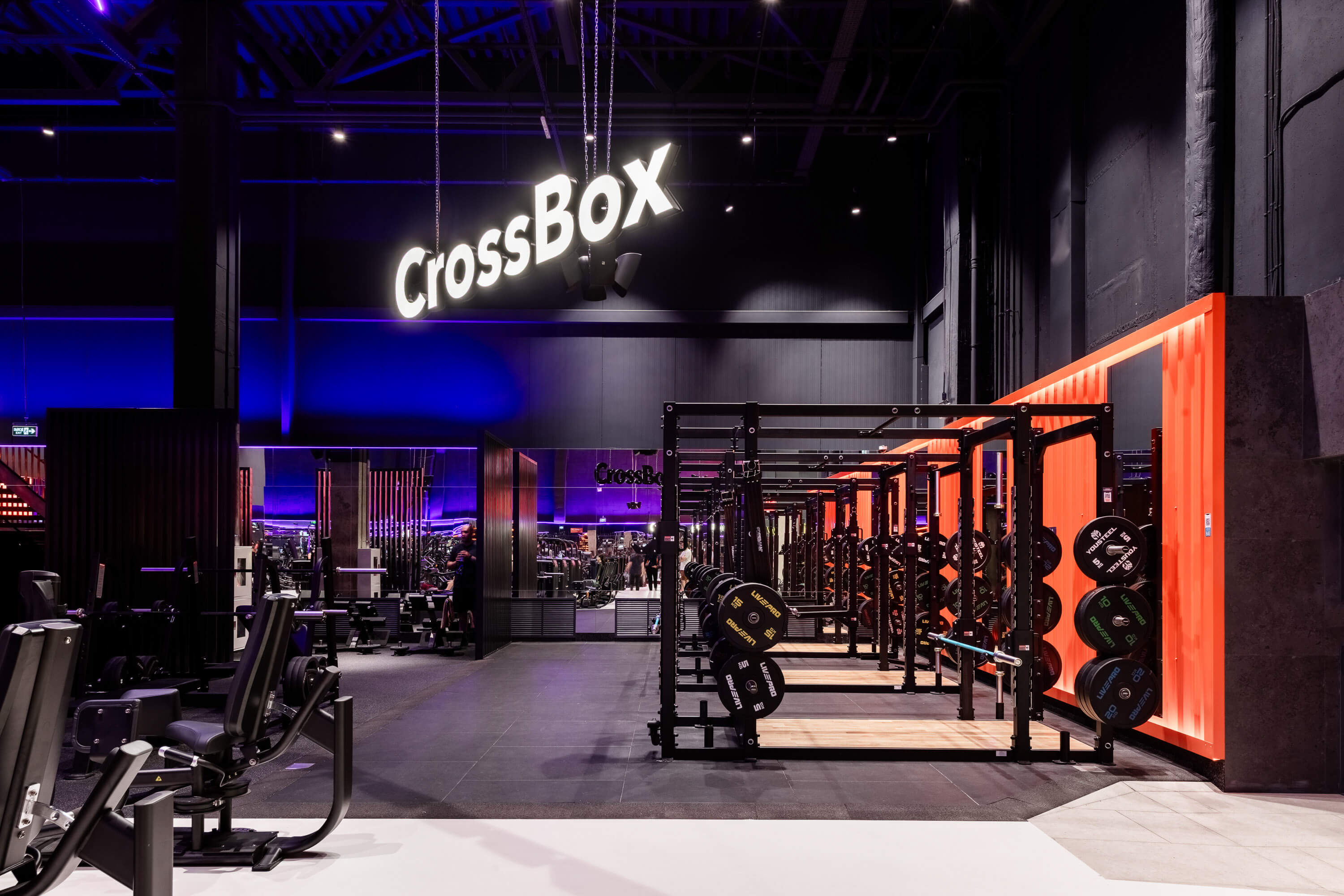 Фитнес-клуб DDX Санкт-Петербург Мурино — абонементы от 1700 руб! Тренажерный зал, групповые ...