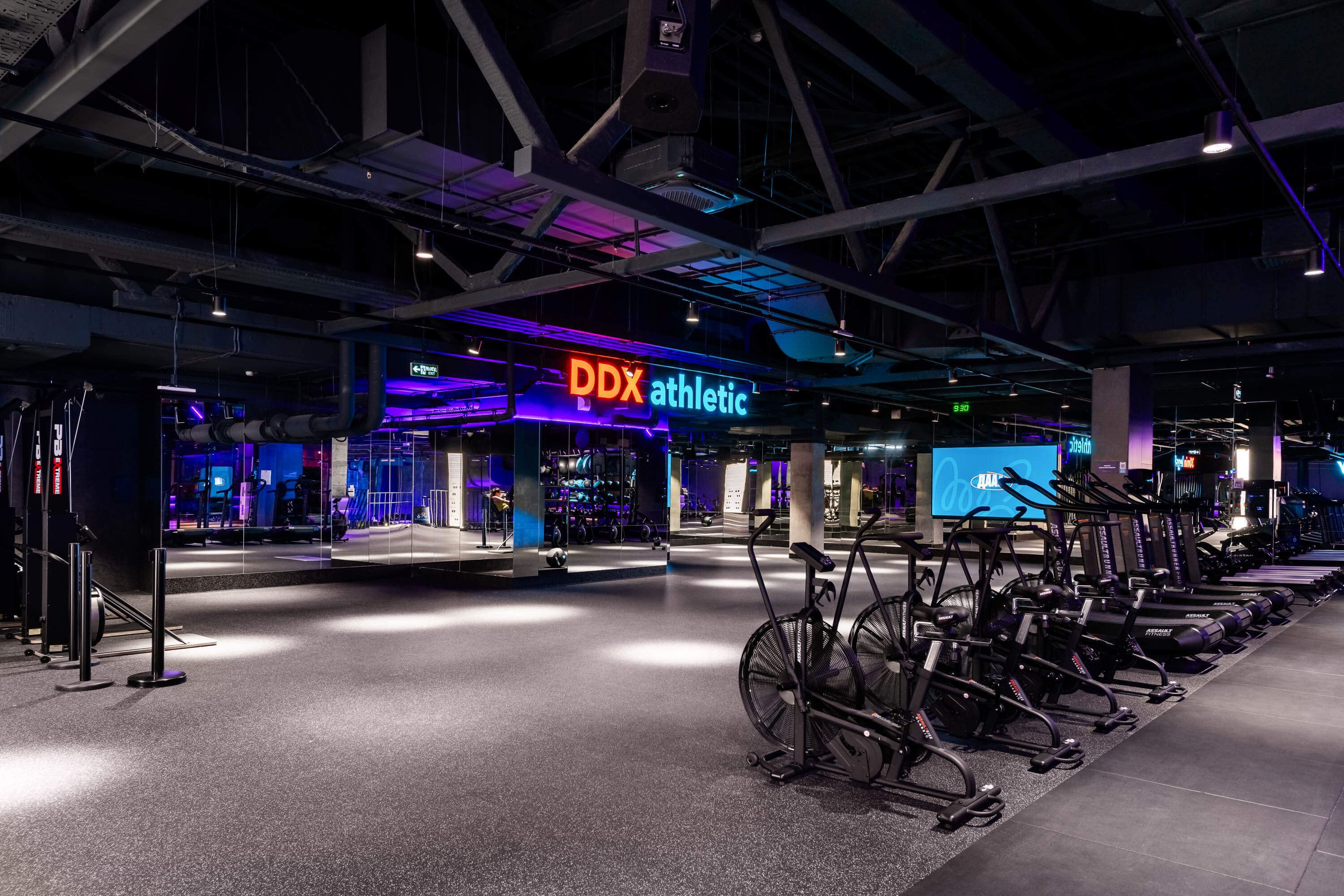 Фитнес-клуб DDX Санкт-Петербург Мурино — абонементы от 1700 руб! Тренажерный зал, групповые ...