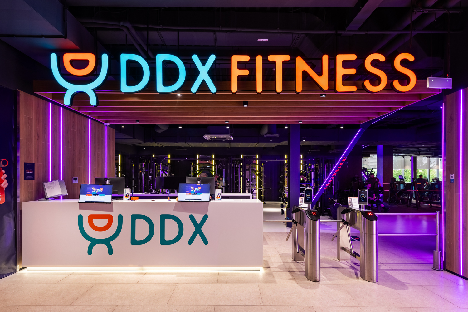 Фитнес-клуб DDX Зеленоград Панфиловский — абонементы от 1700 руб! Тренажерный зал, групповые ...